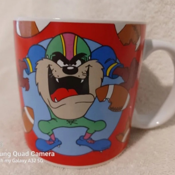 Warner Bros. | Other | Vintage Looney Tunes Taz Football Player Coffee ...